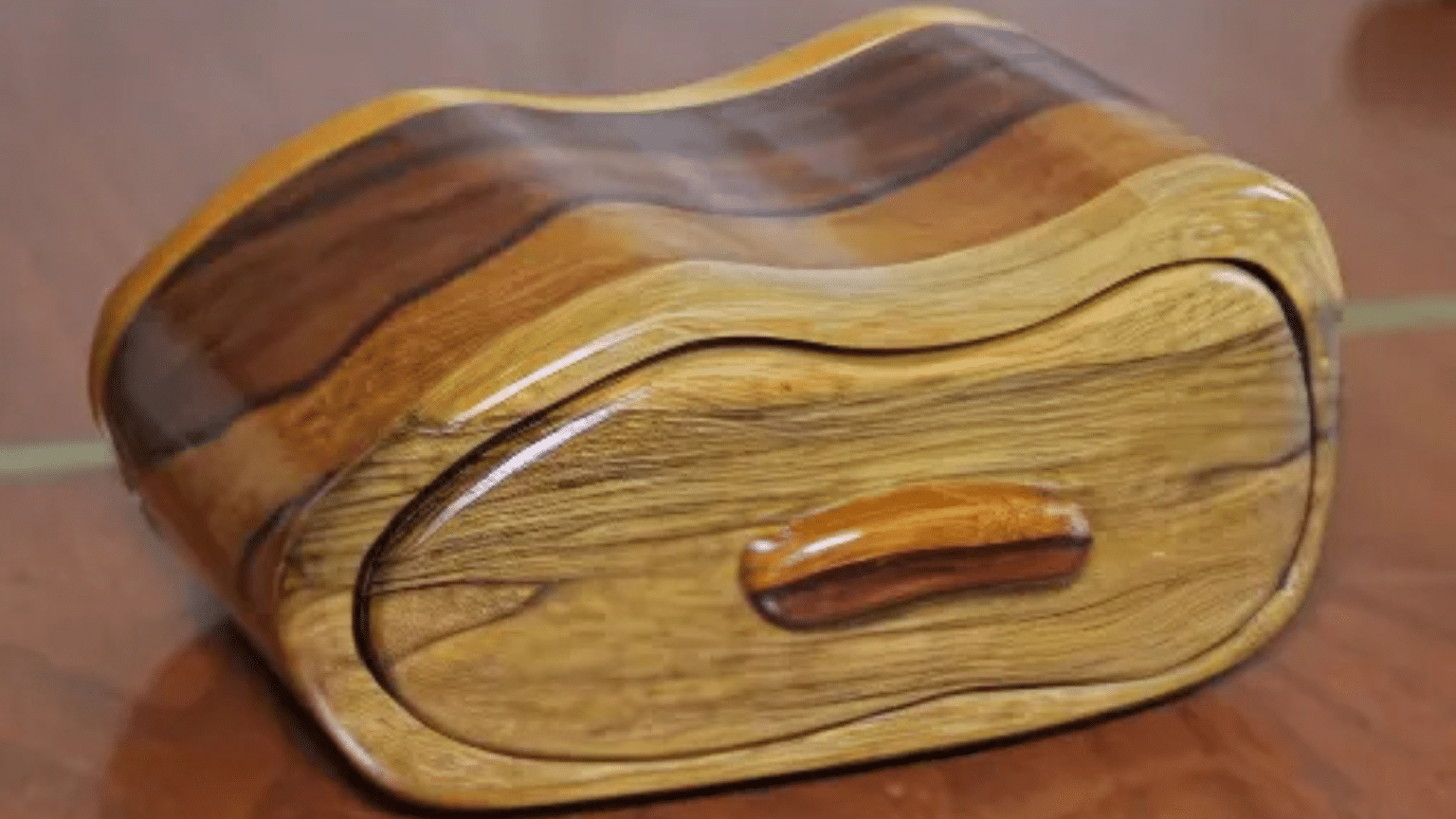What is the Strongest Wood? A Practical Guide - Minimal And Modern