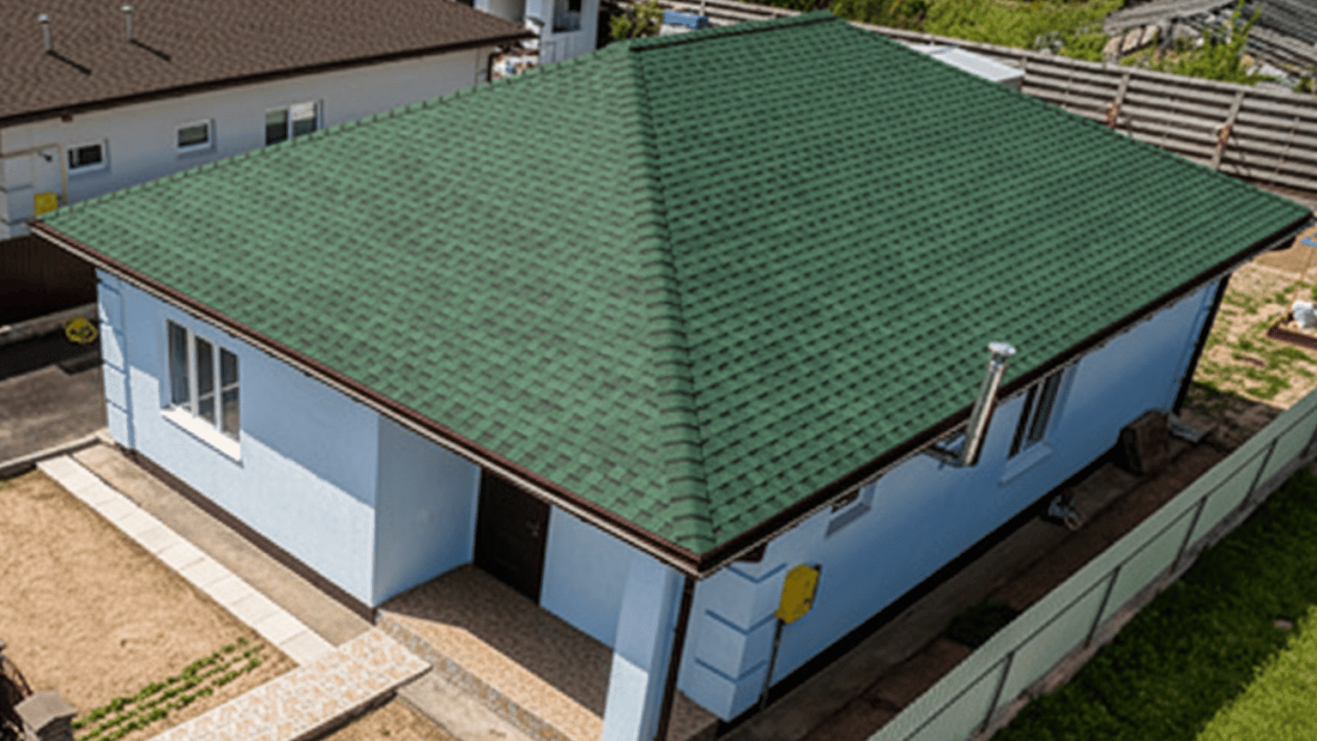 Hip Roof: Complete Guide for Homeowners - Minimal And Modern